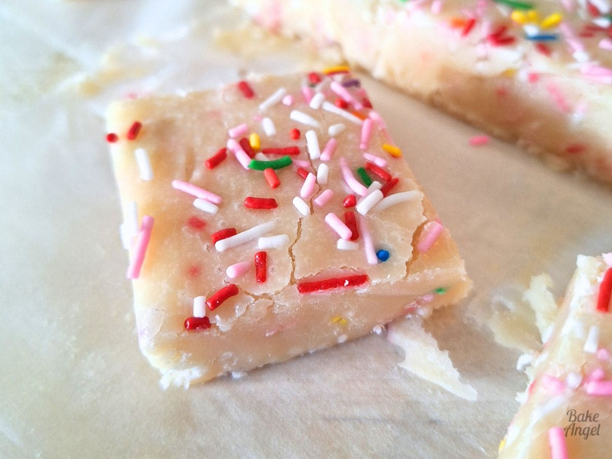 Funfetti White Chocolate Fudge - Bake Angel